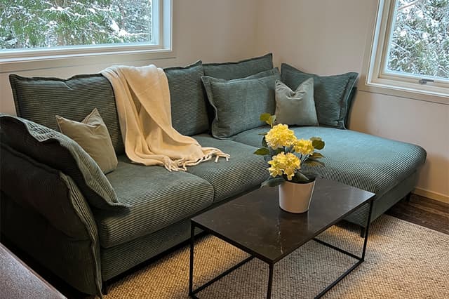 KATTEN | Schönes Schlafsofa in Samt oder Manchester | SWEEF