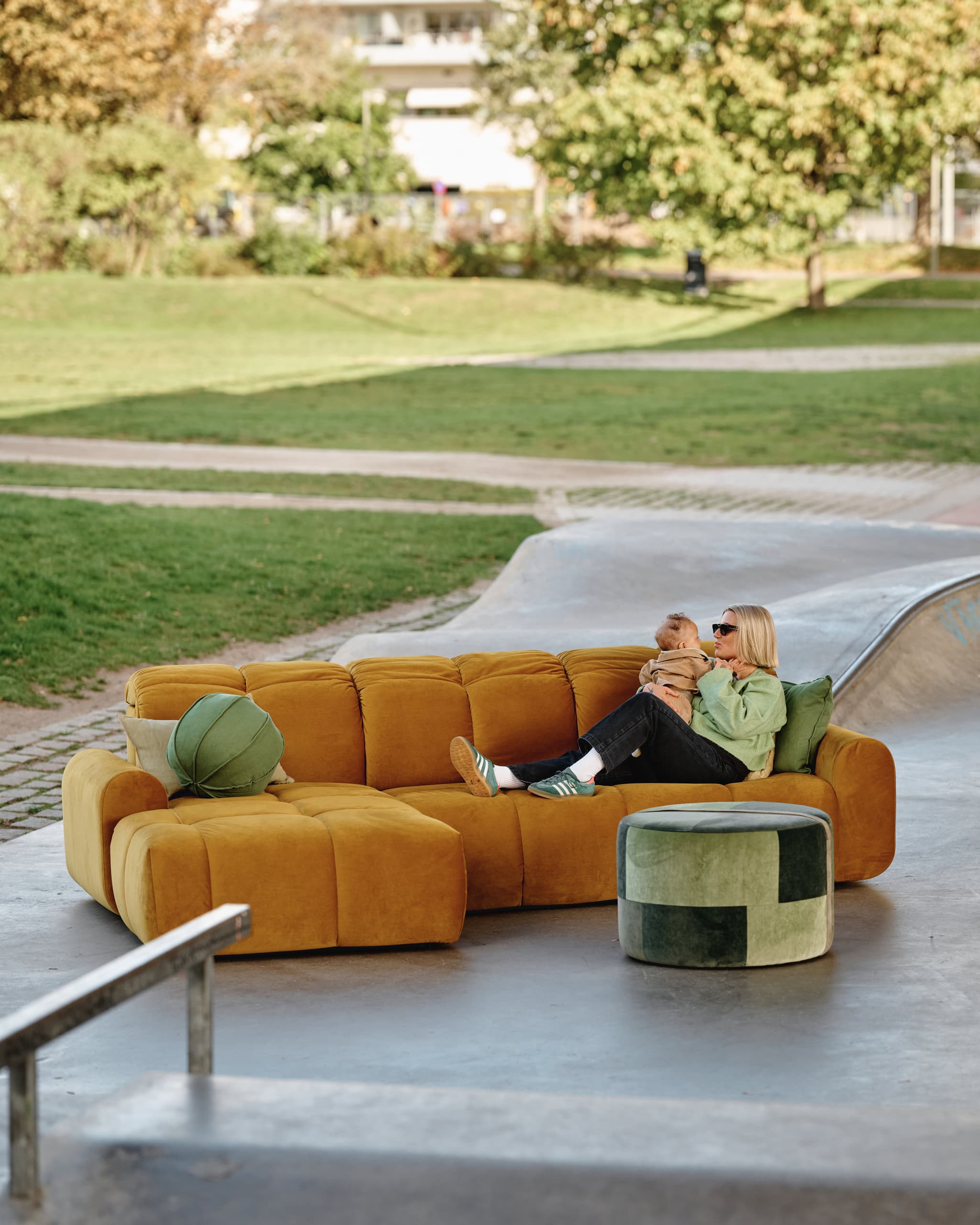 VALROSSEN | Stilvolles, großes, modernes Schlafsofa aus Samt, Bouclé ...