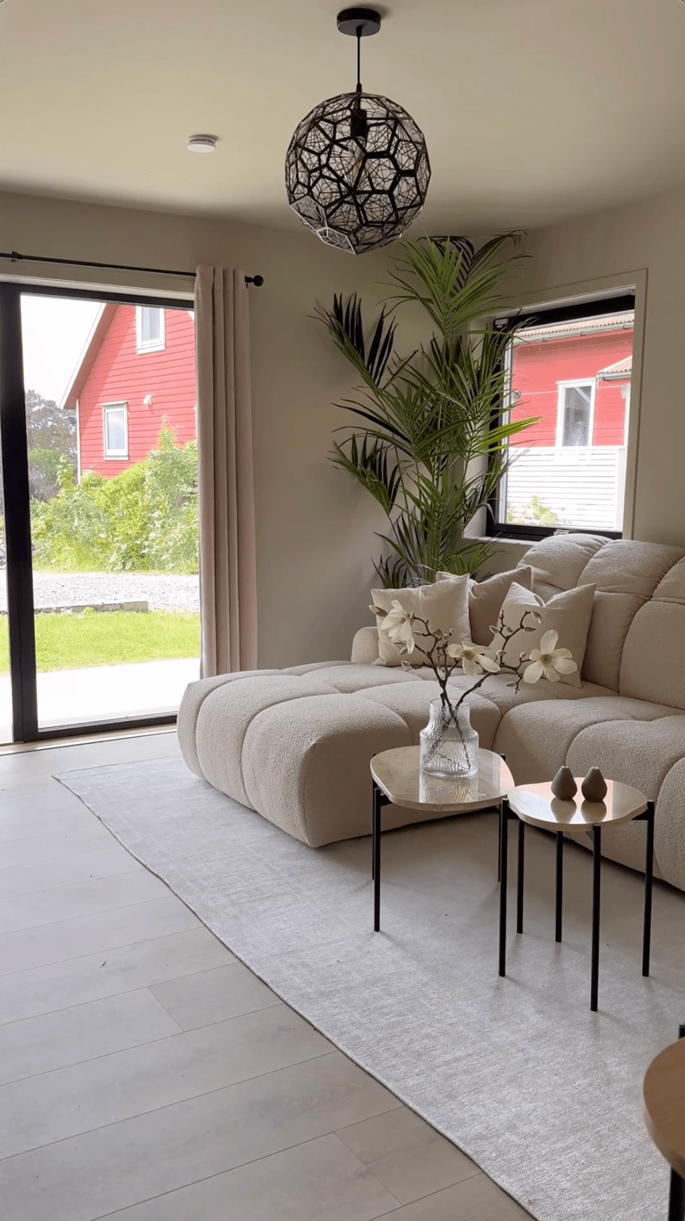 VALROSSEN | Großes Schlafsofa in Samt, Bouclé | SWEEF